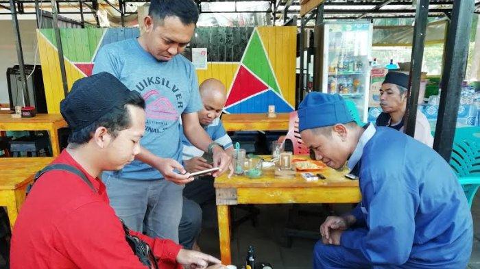 Jamaah Al Ikhwan Hobi Konsumsi Pangngan yang Sedang Tren di Sorowako ...