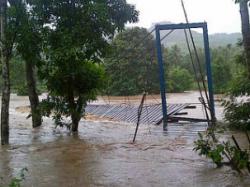 Banjir, 1 Jembatan Gantung di Camba Maros Terputus - Tribun-timur.com