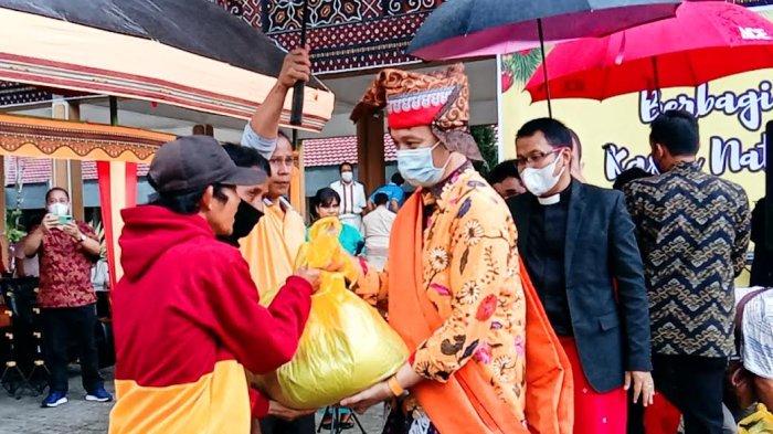 Aksi Sosial Natal di Toraja, Wamen Jerry Sambuaga Bagikan 5 Ribu ... Aksi Sosial Natal di Toraja, Wamen Jerry Sambuaga Bagikan 5 Ribu ...