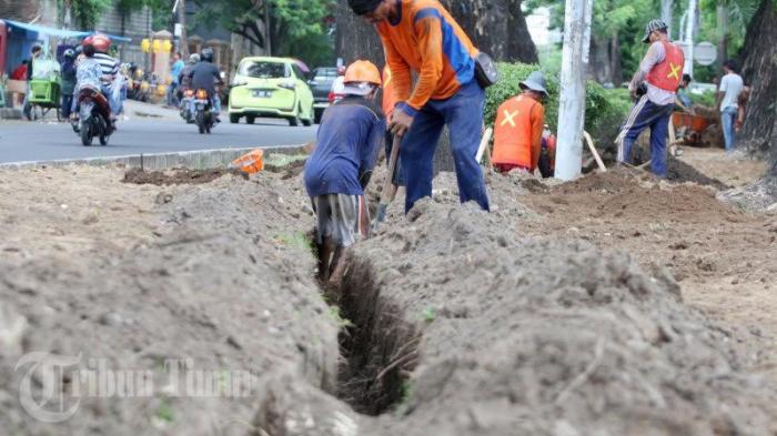 FOTO: Galian Kabel di Jl Hertasning - Tribun-timur.com