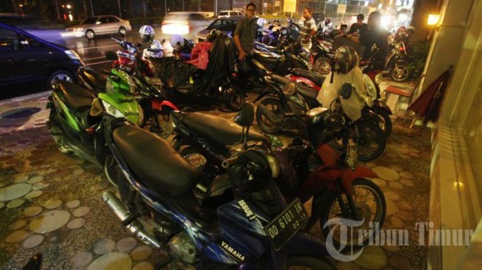 FOTO: Pedestrian Jl Nusantara Jadi Tempat Parkir Tamu THM - Tribun ...