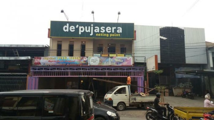 Tempat Nongkrong Paling Nyaman, Ya de'Pujasera Tempatnya - Tribun-timur.com