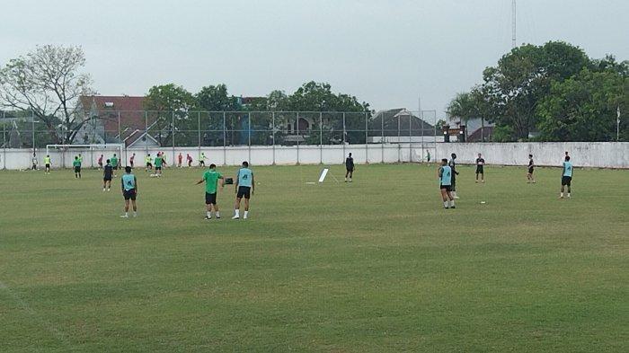 30 Pemain PSM Kembali Latihan di Stadion Kalegowa, 3 Orang Dapat Porsi ...