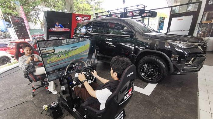 Foto Keseruan Adu Cepat Mengendarai Mobil Toyota GR Dalam GR Simulator ...