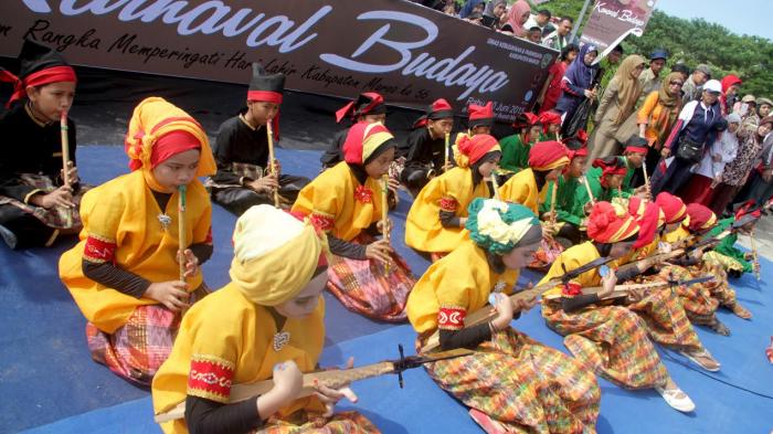 TRIBUNWIKI: Ini 12 Alat Musik Tradisional Khas Makassar - Tribun-timur.com