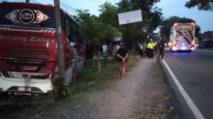 Breaking News: Bus Marcedes Benz vs Motor Tabrakan di Belopa Luwu, Satu Meninggal Dunia - Tribun ...