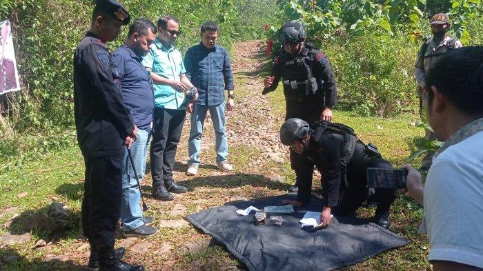 Kejari Gowa-Tim Jibom Gegana Polda Sulsel Musnahkan 99 Barang Bukti Peledak Jenis Detonator ...