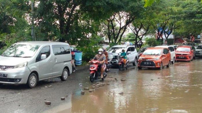 Ada Apa Jalan Lubang di Jl Hertasning Makassar Tak Dianggarkan Tahun 2024? - Tribun-timur.com