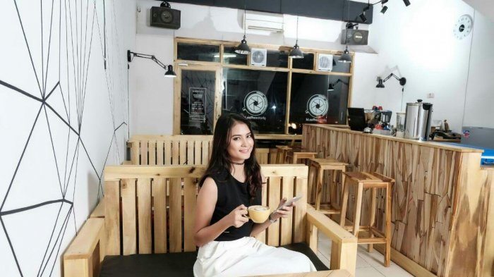 Ingin Nongkrong di Coffeshop Sekaligus Foto Studio? Datang Saja ke Photocoffe.id Pasar Segar ...