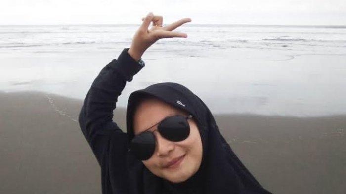 Selain Sepakbola, Pemain PSM Putri Vivi Novia Jadi Dosen - Tribun-timur.com