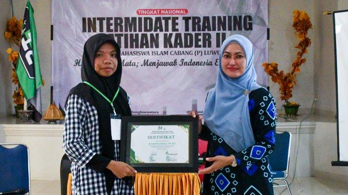 Bupati Indah Pembicara Intermediate Training II HMI Cabang Persiapan Luwu Utara - Tribun-timur.com