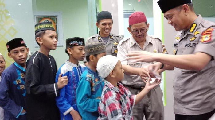 Karumkit RS Bhayangkara Makassar Bukber Bersama 250 Anak Panti Asuhan ...