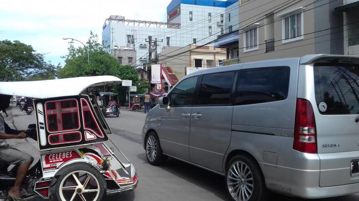 Pukul 10.22 Wita, Jalan Landak Baru Makassar Lancar - Tribun-timur.com