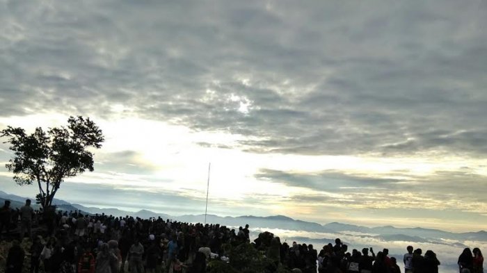 Tongkonan Lempe Toraja Utara Dipadati Wisatawan Sepanjang Libur Lebaran ...