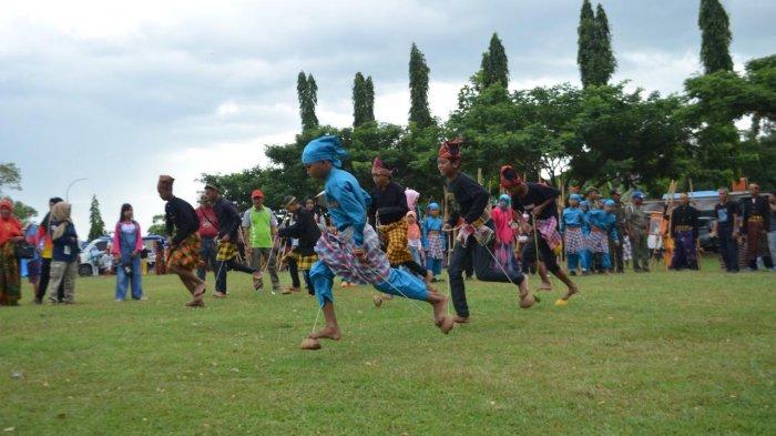 Pelajar Soppeng Ramaikan Lomba Permainan Rakyat - Tribun-timur.com
