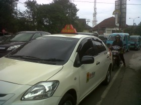 Demo UMI-45 Bikin Jl Urip Sumoharjo Macet - Tribun-timur.com