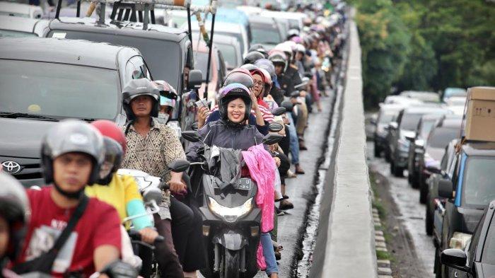 FOTO: Macet di Flyover Makassar - Tribun-timur.com