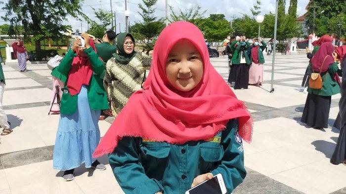 Begini Kesan Mahasiswi Cantik UIN Soal Gerhana Matahari - Tribun-timur.com