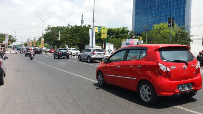 Begini Lalu Lintas di Jalan Urip Sumoharjo Makassar Siang ini - Tribun-timur.com