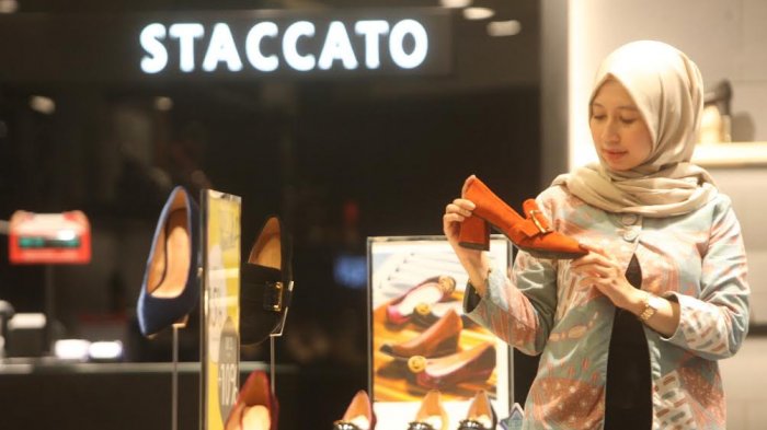 Sepatu Impor Staccato Turun Harga di Mal Ratu Indah - Tribun-timur.com