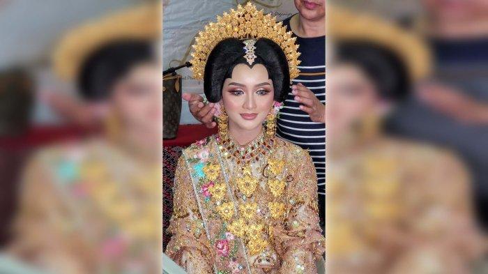 Foto Puluhan Peserta Ikuti Workshop Makeup Pengantin Wisma Rias Syahfitri dan Lux Event Planner ...