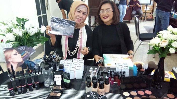 Ramaikan Seminar Trend Forecasting, Booth Make Over Beri Penawaran ...