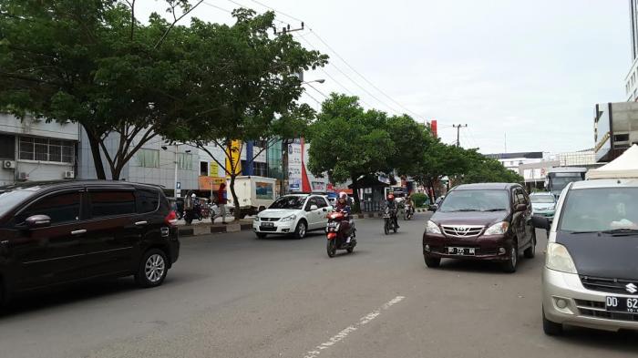 Arus Lalu Lintas di Jl Boulevard Makassar Ramai Lancar - Tribun-timur.com
