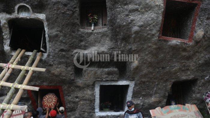 Ritual Adat Ma'nene di Toraja Utara - Tribun-timur.com