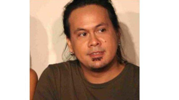 Sosok Wong Aksan, Drummer yang Dipecat dari Dewa 19 Gegara Lebih ...