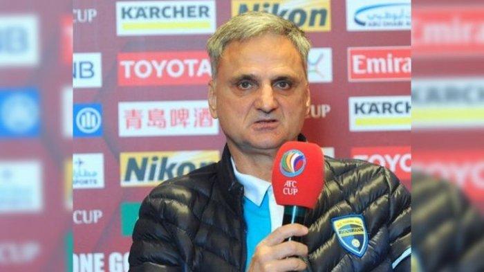 Sosok Marian Mihail yang Disebut Gantikan Posisi Robert Rene di PSM ...