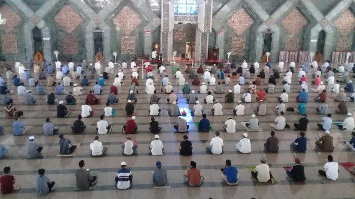 Masjid Al Markaz Makassar Gelar Salat Jumat Perdana di Masa Pandemi ...