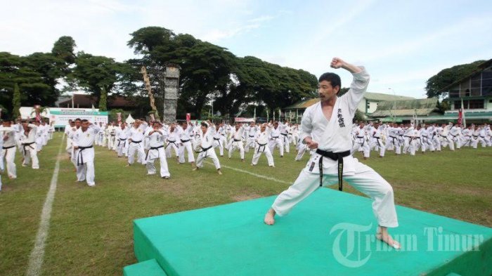 FOTO: Sensei Karate dari Jepang Latih Pasukan Kodam XIV Hasanuddin ...
