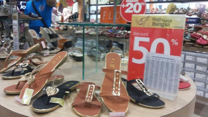 Sendal Fladeo Diskon 50 Persen Plus 20 Persen di Matahari MP - Tribun ...