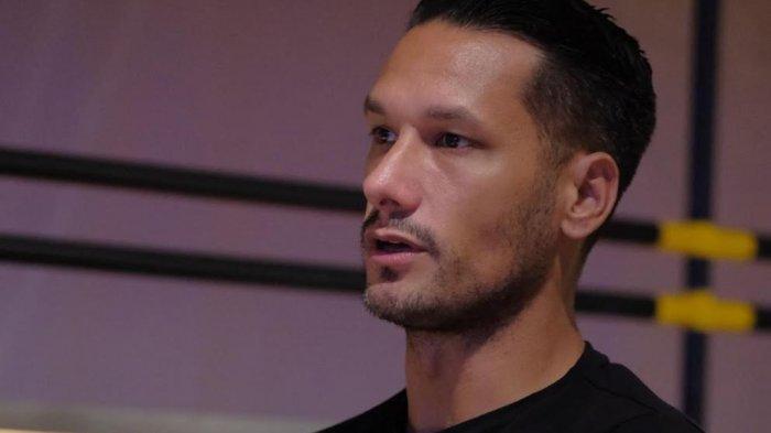 Mengenal Raphael Maitimo, Pesepak Bola yang Dikabarkan dekat dengan ...