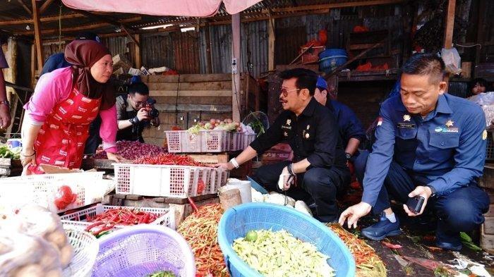 Harga Bahan Pokok di Pasar Terong Jelang Tahun Baru Alami Penurunan, Berikut Daftar Harganya ...