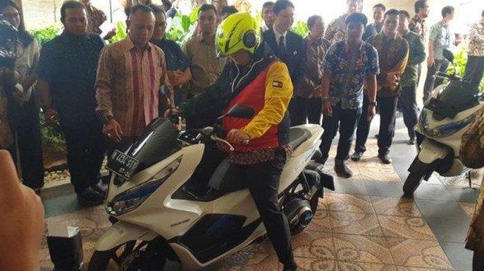 Hore! Ojek Online Bakal Dapat Motor Listrik dari Pemerintah, Berapa ...