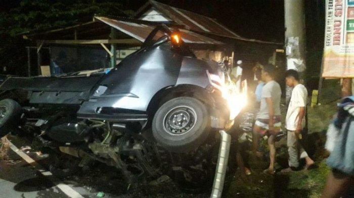 Hindari Kucing, Mobil Pikap Asal Kolaka Utara Tabrak Tiang Listrik di Palopo - Tribun-timur.com