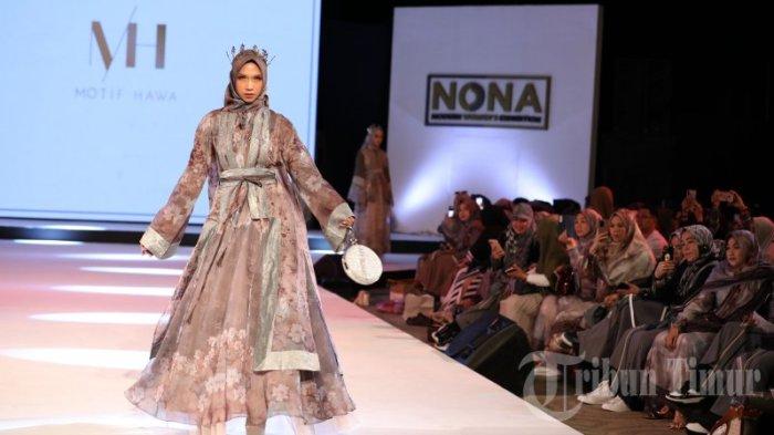 Motif Hawa Pamer Busana di Nona Fashion Week Modern Women’s Exhibition ...