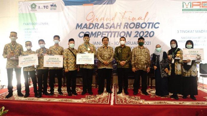 7 Siswa MTsN 1 Makassar Juara Kompetisi Robotik Nasional - Tribun-timur.com