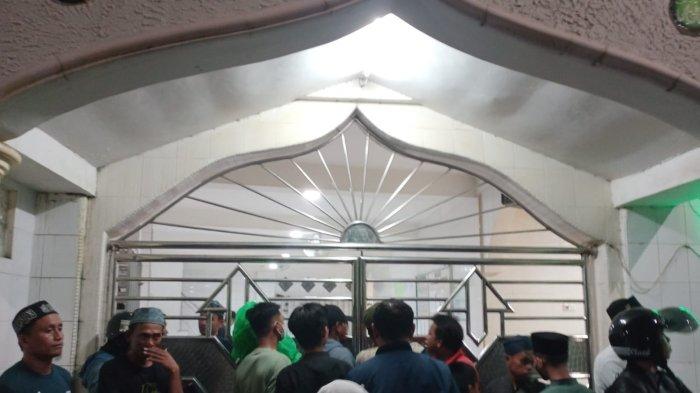 Kronologi Ambruknya Kubah Masjid Jl Barukang I Makassar, Penceramah Sementara di Mimbar - Tribun ...
