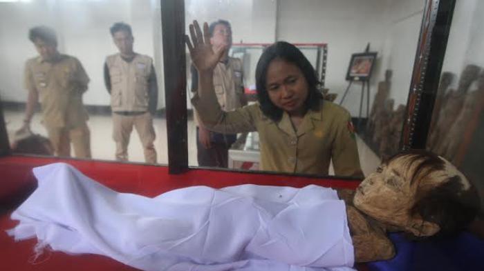 FOTO: Mumi Berumur Ratusan Tahun Dipamerkan di Museum Art Centre Torut ...