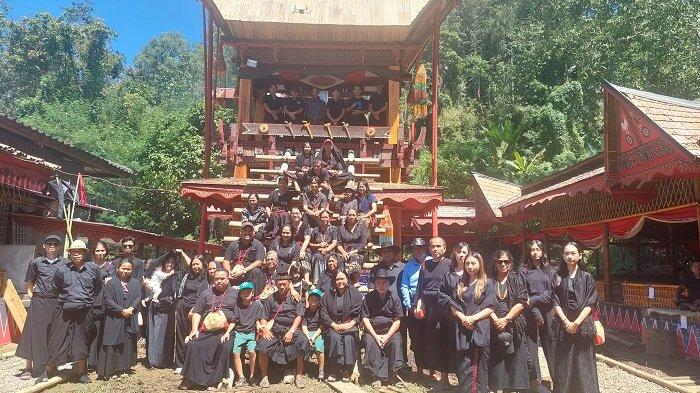 Hari Terakhir Pemakaman Adat Rambu Solo Ne Linggi, Anak Tokoh Pejuang ...