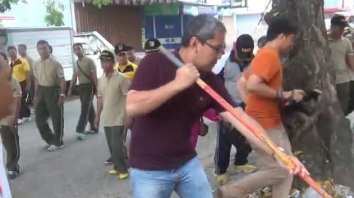 VIDEO: Danny Pomanto dan Kombes Pol Fery Abraham Nge-Lisa - Tribun ...