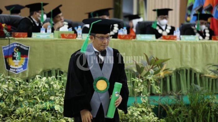 Foto: Prof Zakir Sabara Resmi Guru Besar Ke-57 di UMI - Tribun-timur.com