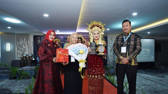 Foto Lomba Tata Rias Pengantin Modern Nusantara Berpasangan AWS and ...