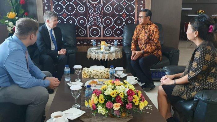 Gubernur Sulsel Jamu Dubes Inggris di Bandara Sultan Hasanuddin, Apa ...