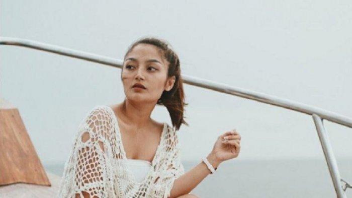 Padahal Baru Saja Menikah, Foto Tanpa Busana Artis Dangdut Siti Badriah ...