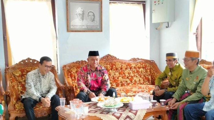 Kunjungi Rumah Tua Bekas Istana Raja Gowa, Pangdam XIV Hasanuddin ...
