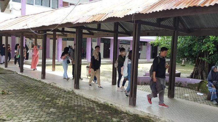 Pagi-pagi Mahasiswa FBS UNM Tetap Masuk Kampus - Tribun-timur.com