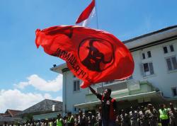 Massa PDIP dan GPK Bentrok di Kota Yogyakarta - Tribun-timur.com